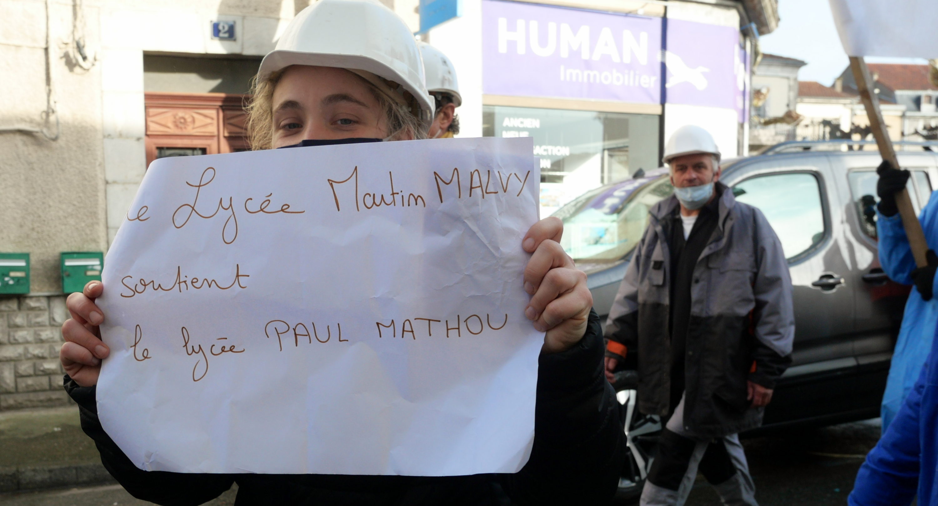 Lycée Paul Mathou forte mobilisation contre la fermeture de sections.3 ... Lycée Paul Mathou forte mobilisation contre la fermeture de sections.3 ...