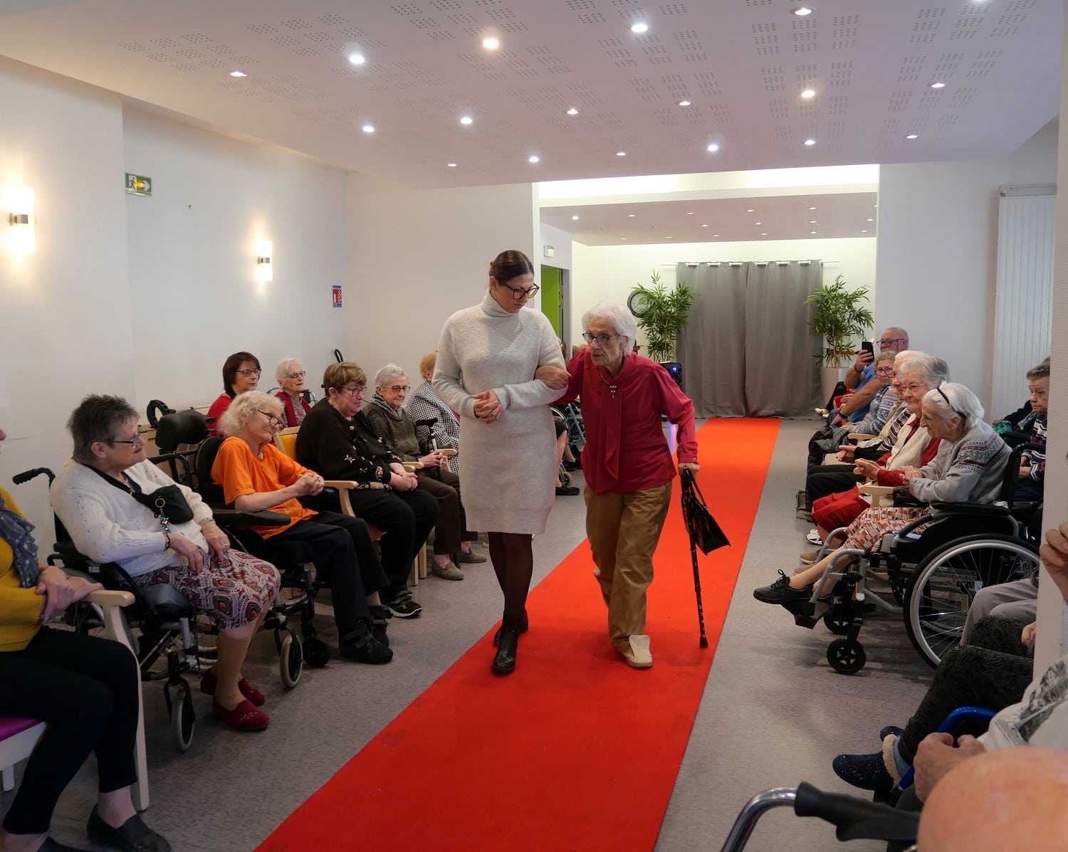 Loures-Barousse : Un défilé de mode de haute tenue à l’Ehpad du Val d ...